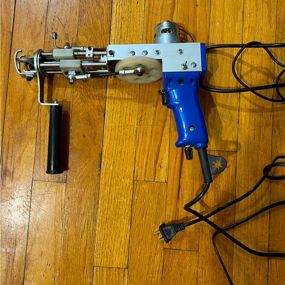 tuft the world | Art | Brand New Rug Tufting Gun | Poshmark